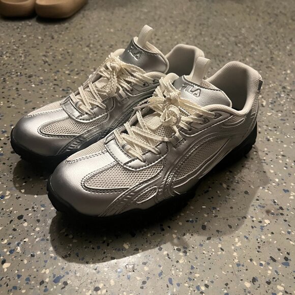 Fila | Shoes | Fila Interun Echappe Ms Silver Moon Us Womens 7 | Poshmark